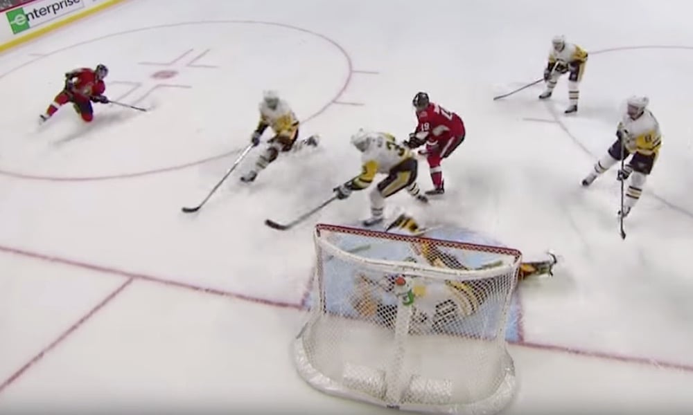 Matt Murray ferma Mike Hoffman con una parata incredibile ...